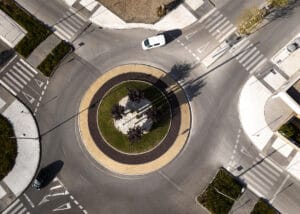 Como se chama a rotatória no Brasil?