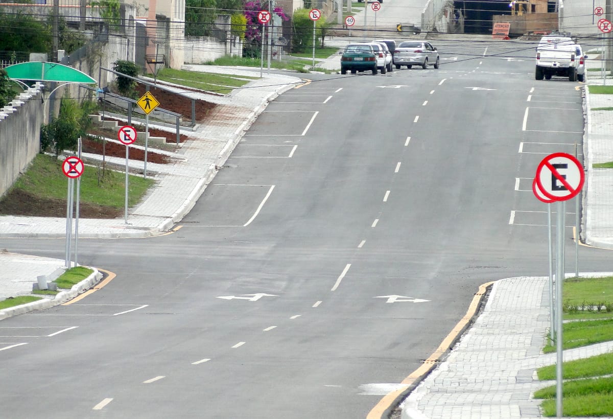 Lei de trânsito define a diferença entre parar e estacionar - Portal do ...