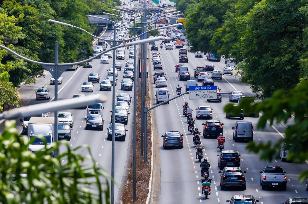 Faixa Azul: Senatran prorroga estudo de sinalização para motociclistas ...